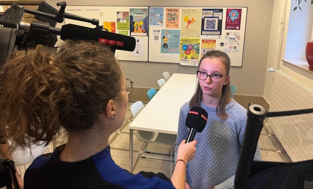 The last preparations of our youth reporters from the LRSL ...